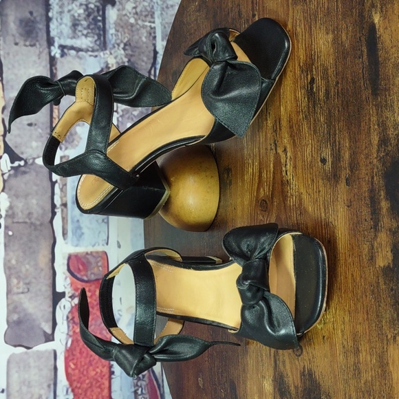 bill blass | Shoes | Bill Blass Carmen Leather Ankle Strap Heels | Poshmark
